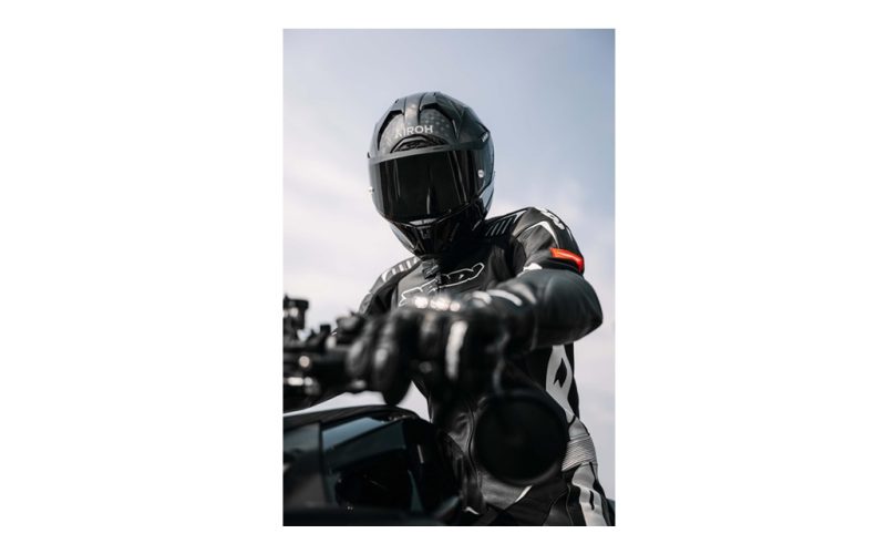 AIROH GP 800 FIM RACING #1 : LE CASQUE DE COURSE REVIENT SOUS LES FEUX ...